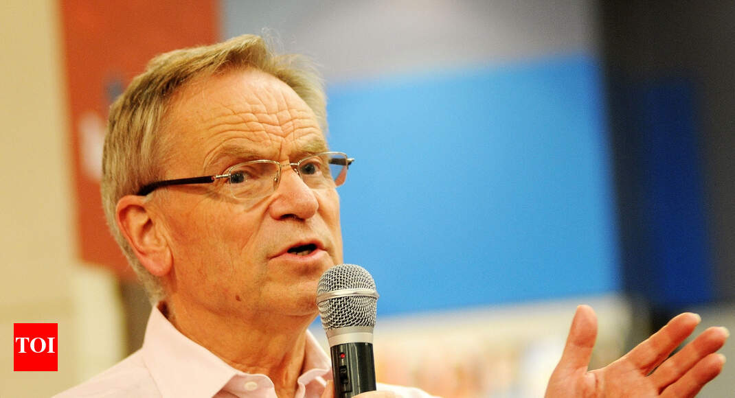 Jeffrey archer: Archer on mark, bonds with India on passion for cricket ...