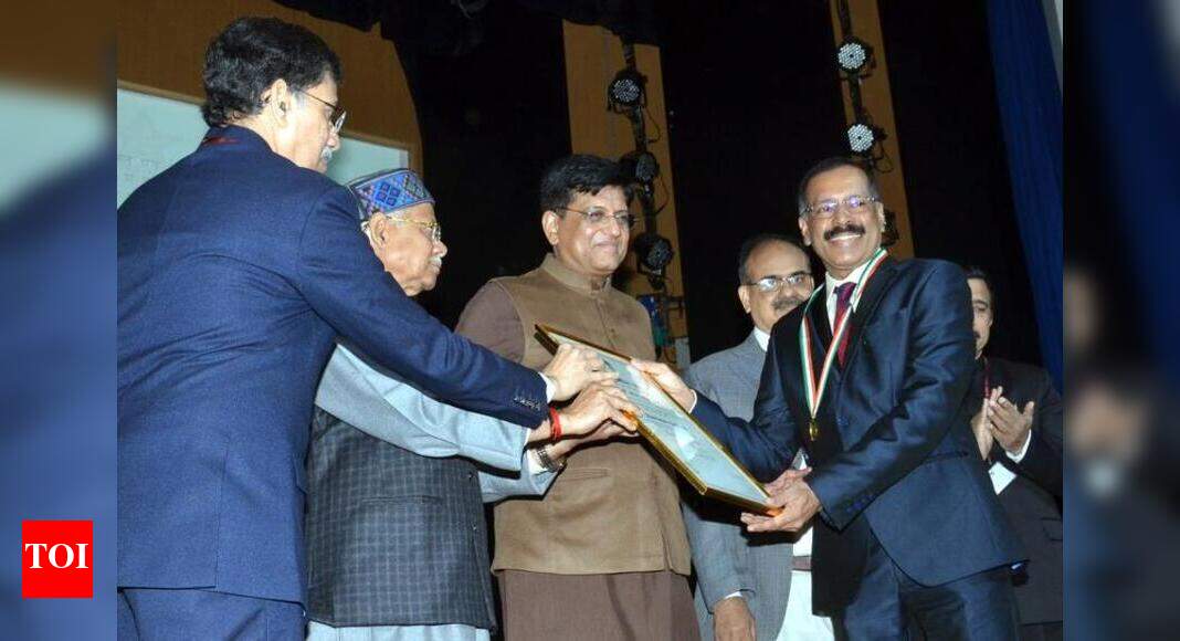 Senior intel officer bags award | Mangaluru News - Times of India