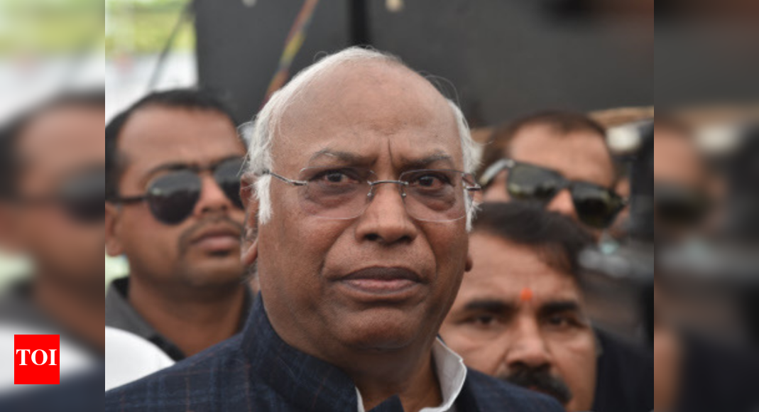 Modi govt gave Bharat Ratna to its loyalists: Kharge | India News ...