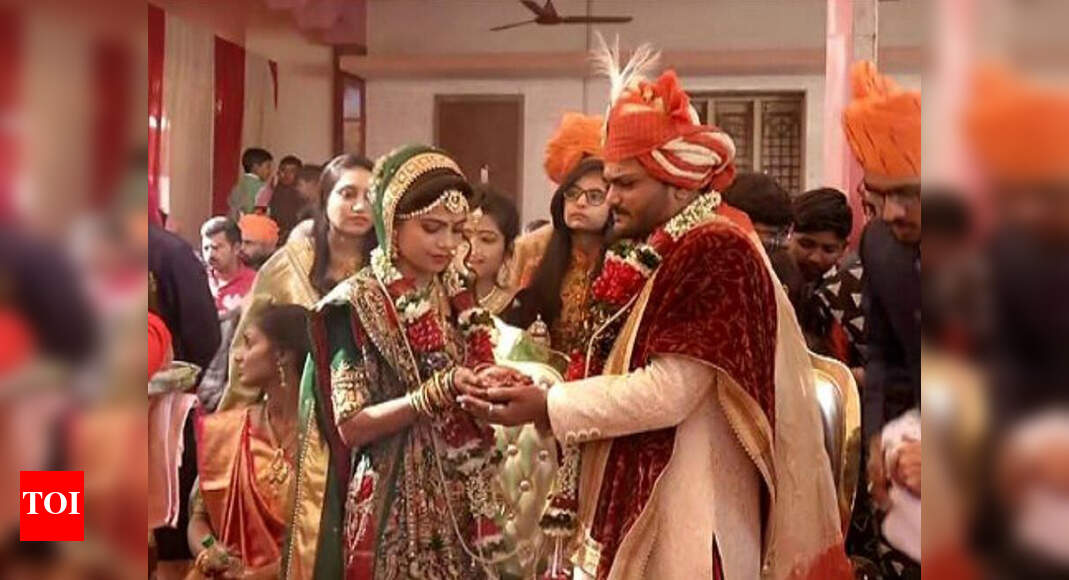 Hardik Patel Marriage Photos: Quota leader ties the knot with childhood ...