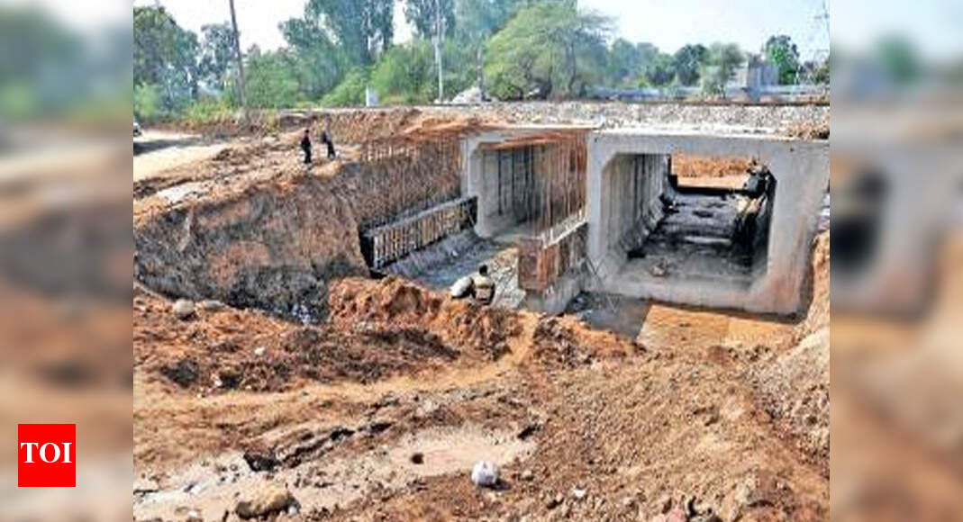 Eight months on, Manimajra railway bridge awaits completion ...