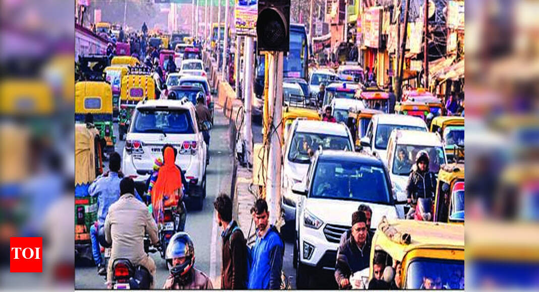 UP Police exam: Traffic comes to a grinding halt | Bareilly News ...