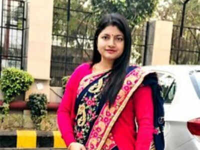 UP sand mining scam: IAS Chandrakala appears before ED with lawyer ...