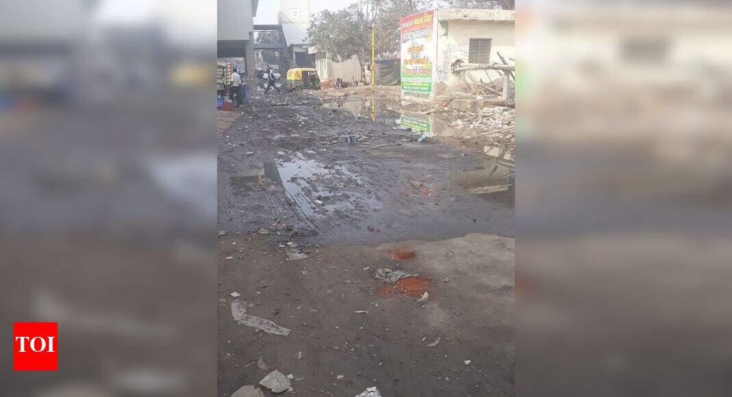 Dirty roads but no one cares - Times of India