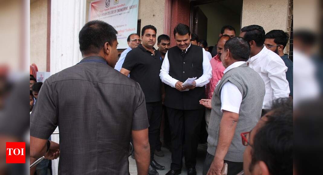CM Fadnavis interacts with the students of YCCE | Events Movie News ...