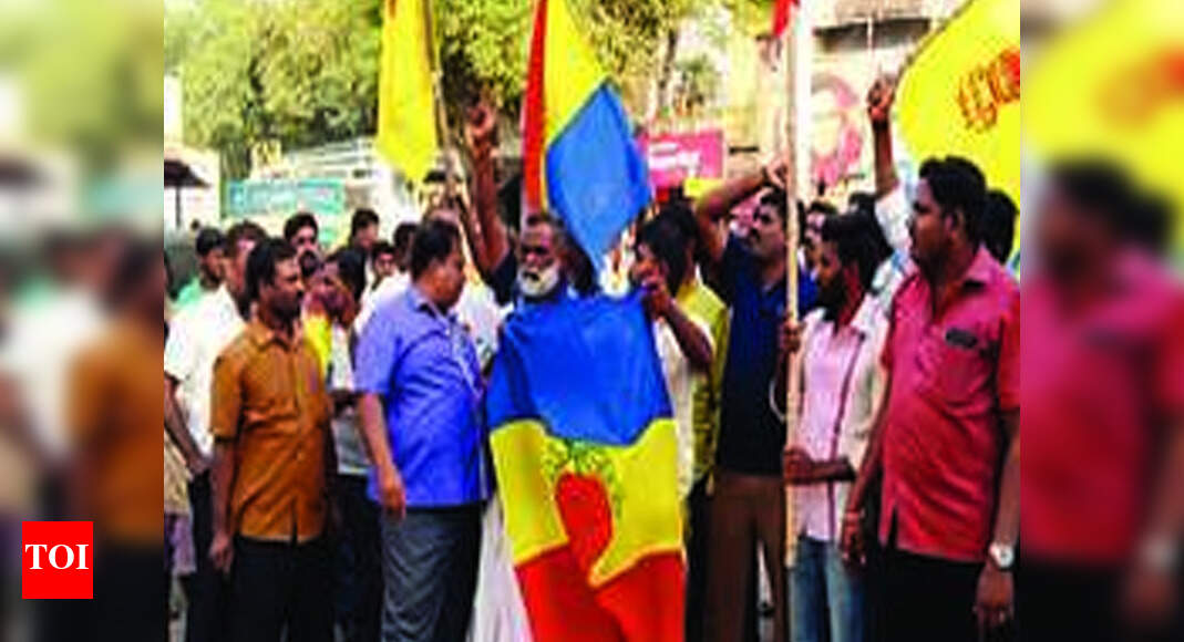 PMK cadres stage road roko at Vengalapuram | Puducherry News - Times of ...