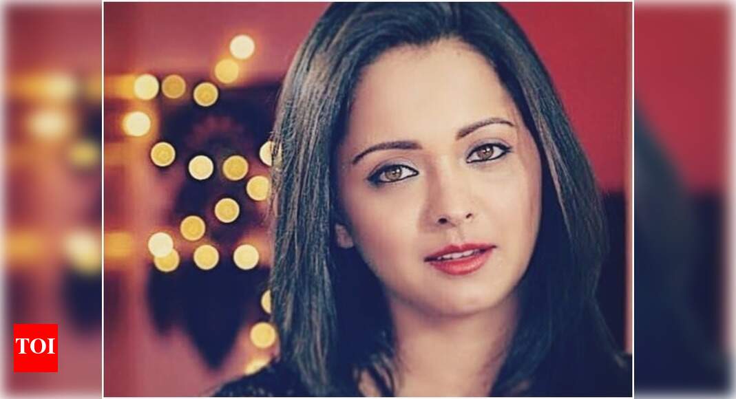 Shweta Mehendale flaunts her love for black; See pic - Times of India