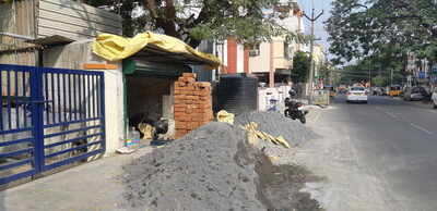 no walking space - Times of India