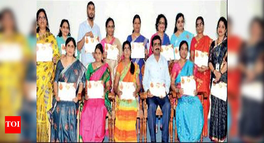 14 educators awarded for innovative teaching | Bengaluru News - Times ...