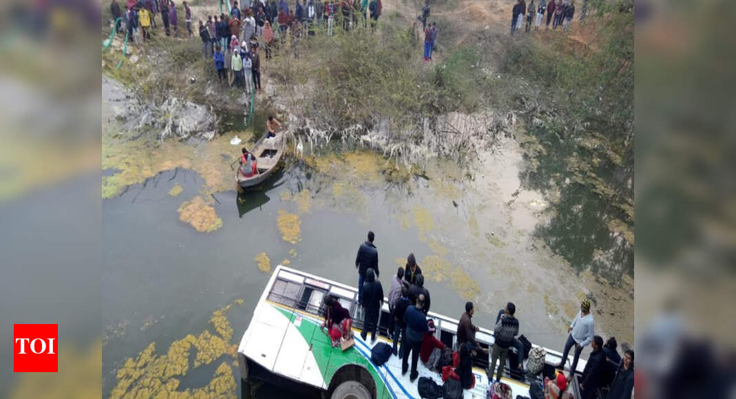 Bus falls into river in Rajasthan, narrow escape for 26 | Jaipur News ...