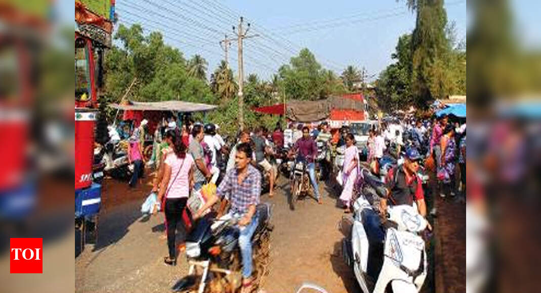 For traffic, pedestrians, Quepem market area is chaotic | Goa News ...