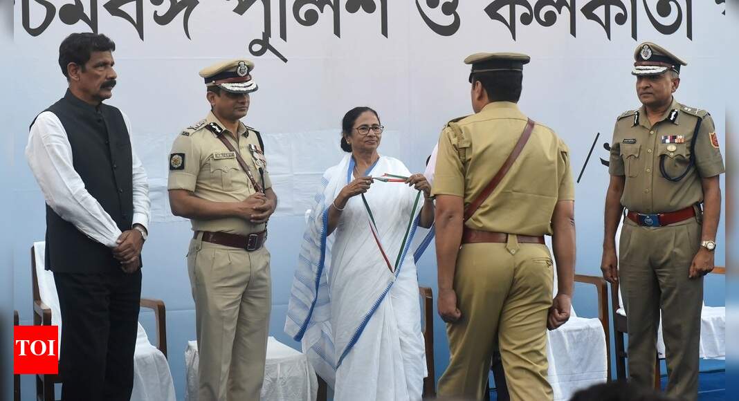 Govt may strip six Bengal police officers of medals, seniority | India ...