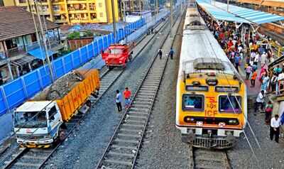 Central Railway's 5th track fracture this year hits Harbour line ...