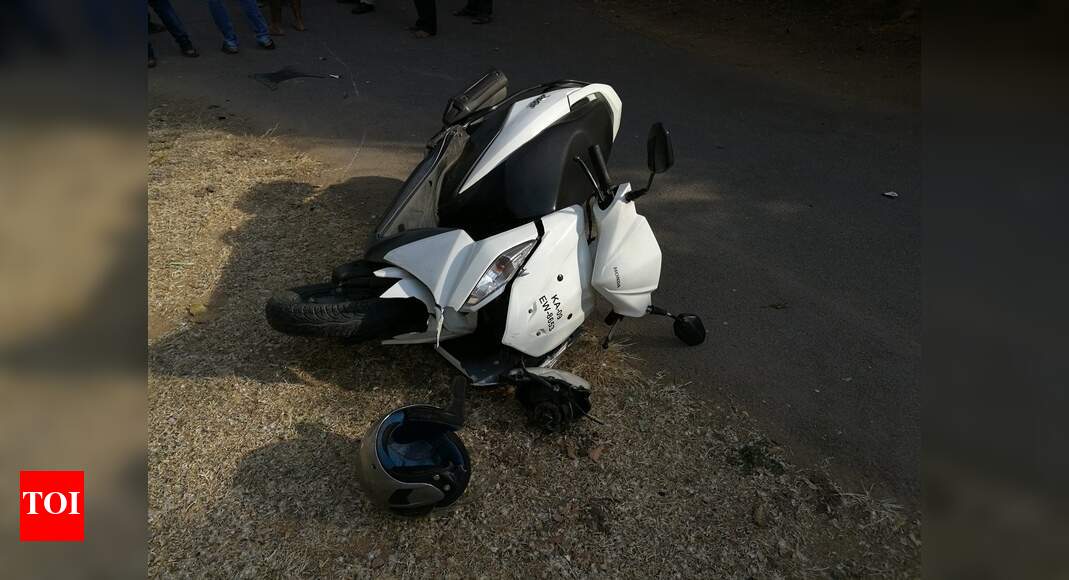 Accident between 2 scooters at 6th Crs, SiddLayout - Times of India
