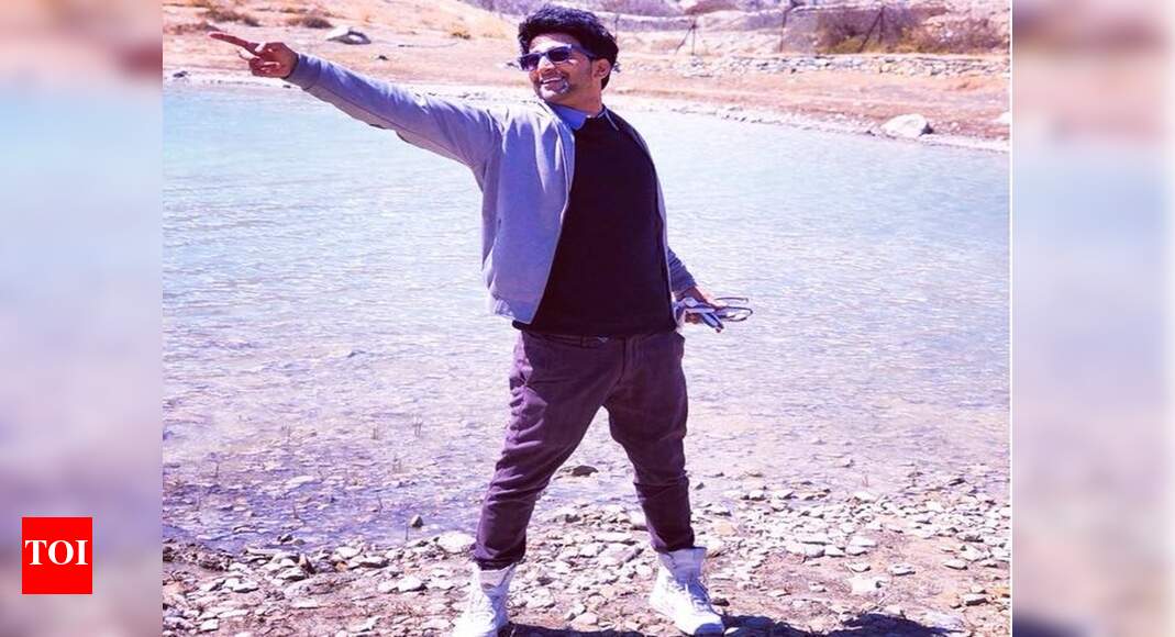 Actor Joey Debroy has a witty side; here’s the proof - Times of India