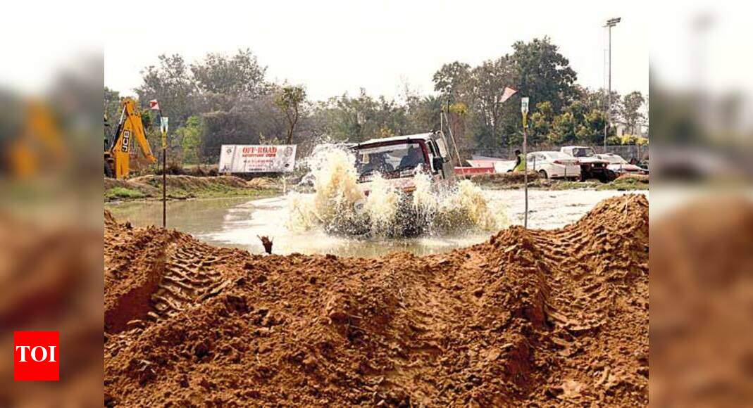 Slush pits, ravines and tasks challenge drivers at this off-road event ...
