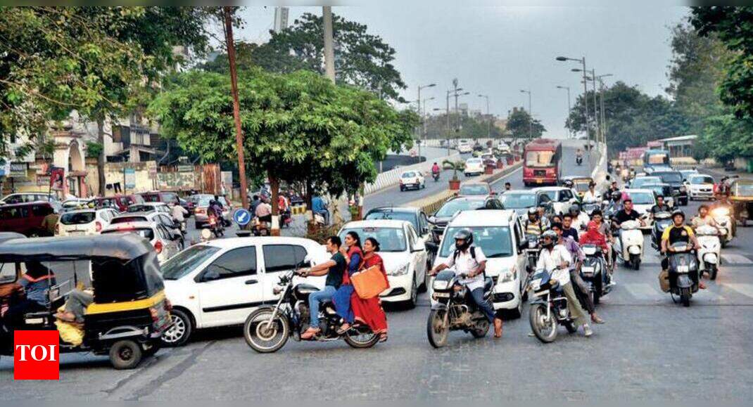 Traffic snarls continue at cable-stayed bridge | Surat News - Times of ...