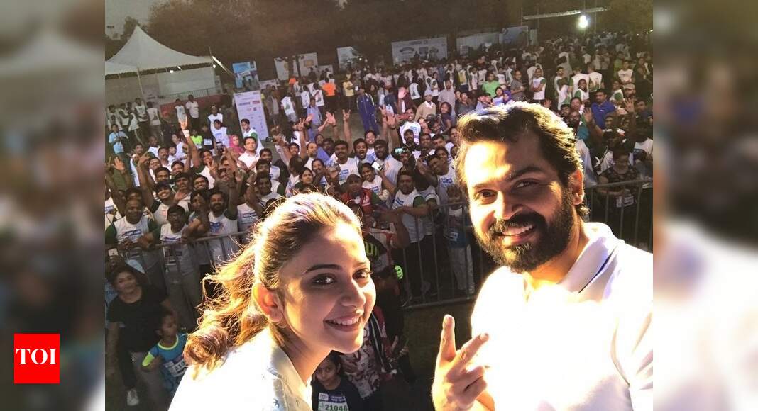 Karthi, Rakul promote Dev at a marathon | Telugu Movie News - Times of ...