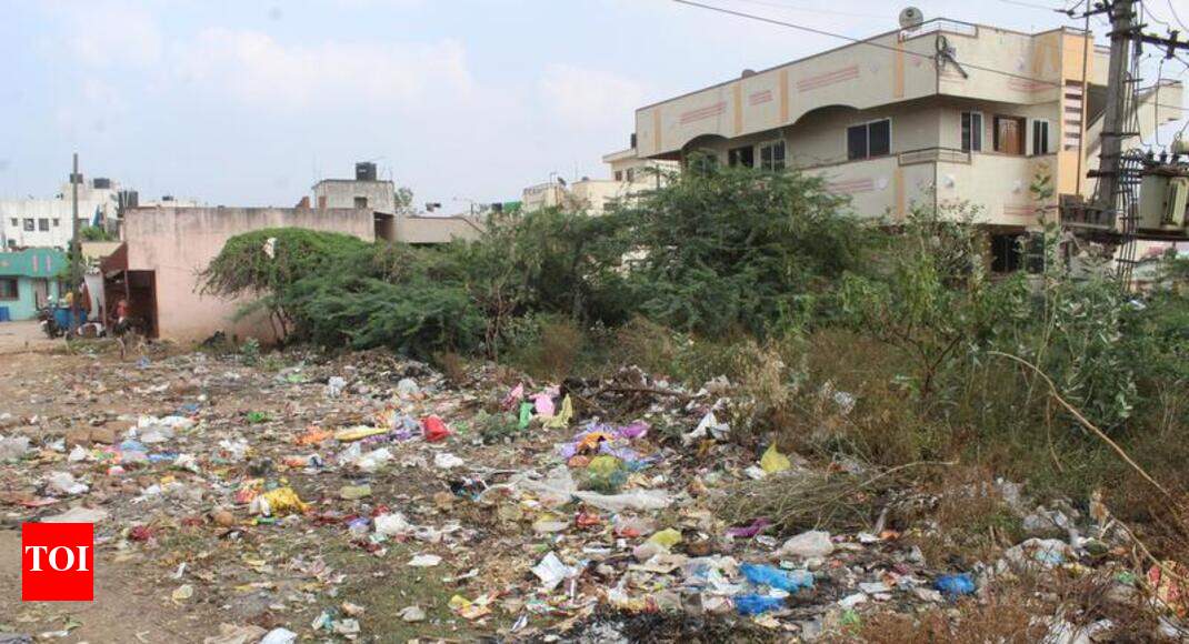 Roadside garbage dumping continues unchecked | Hubballi News - Times of ...