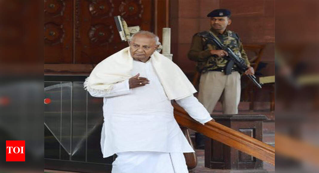 BJP rakes up old video of G Parameshwara bashing H D Deve Gowda ...