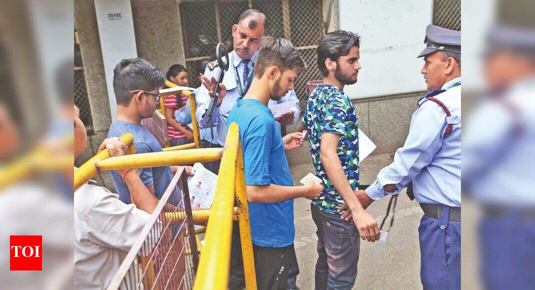 CBSE Board Exam 2019: CBSE bans tight clothes in examination halls ...