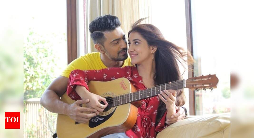 Unseen pictures of Dev and Rukmini | Bengali Movie News - Times of India