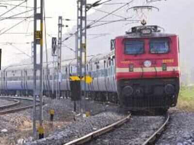 Vaigai Express train to stop at Manaparai on experimental basis ...