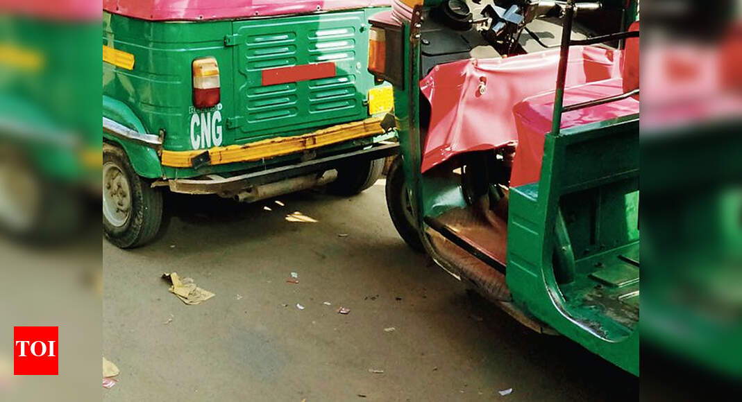 Auto drivers ask GMDA for designated stands | Gurgaon News - Times of India