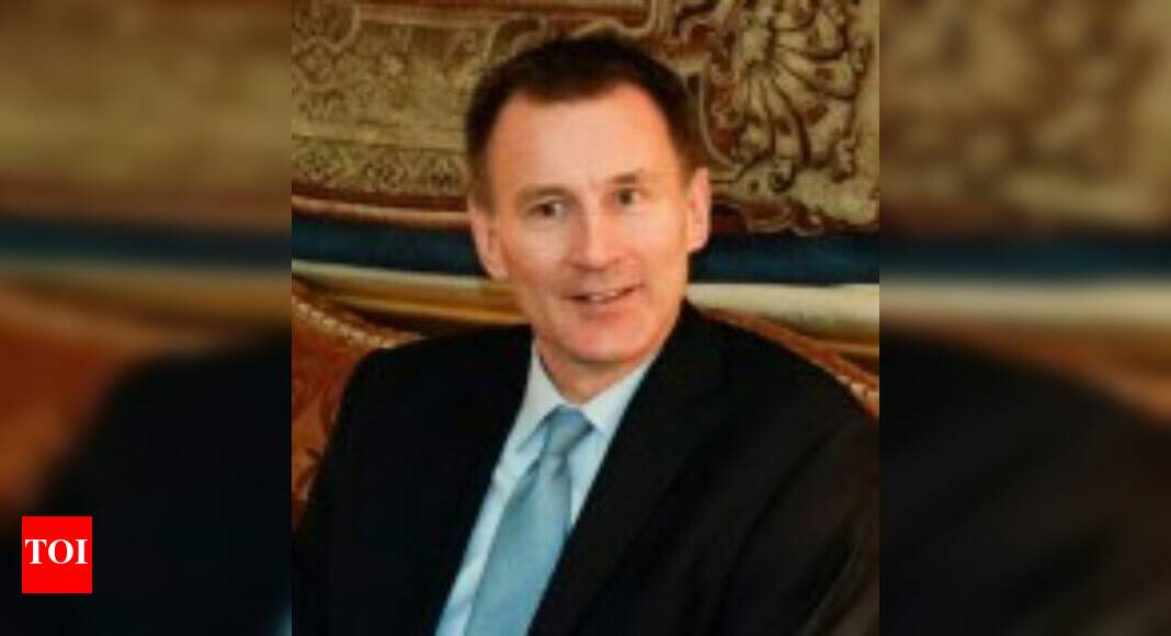 Indians protest British foreign secretary Jeremy Hunt's "India ...