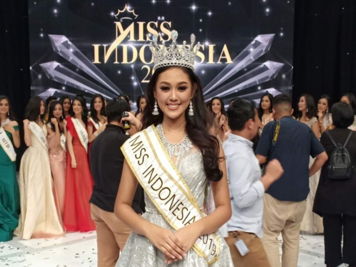 Mikhaelia Audrey Megonondo crowned Miss Indonesia 2019
