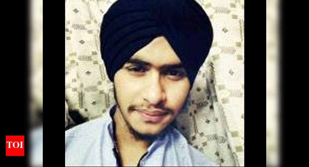 Converted Pakistan Sikh in legal battle over kirpan | Amritsar News ...