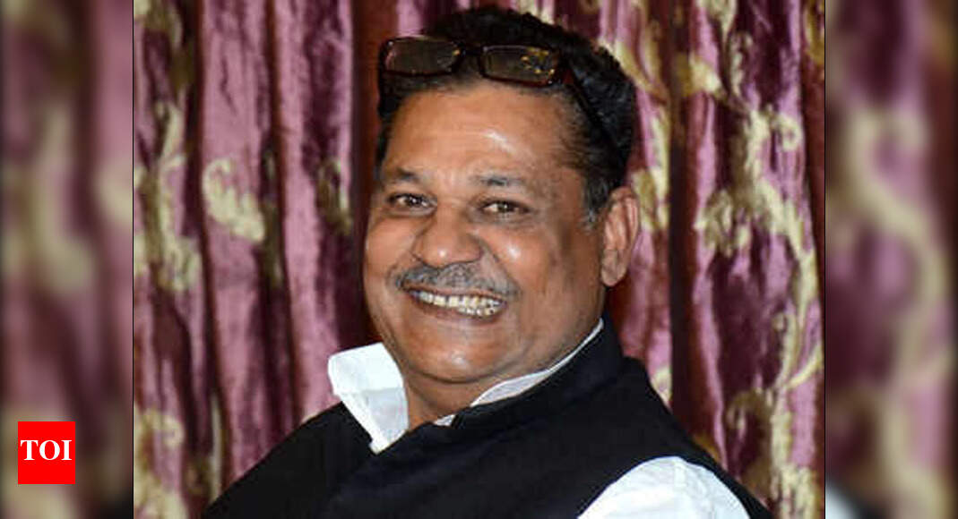 Cricketer-turned-politician Kirti Azad joins Congress | Delhi News ...