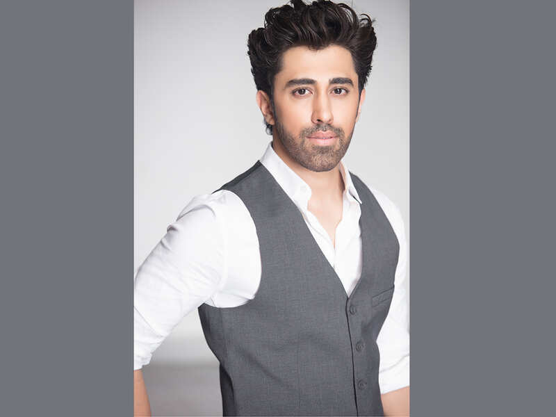 Pratik Deshmukh loses weight for new role | Marathi Movie News - Times ...