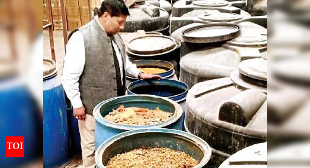 Officials seize 23,000kg inferior quality pickles | Jaipur News - Times ...