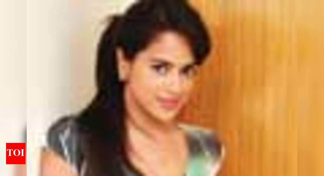 Sameera's in the hunt | Tamil Movie News - Times of India