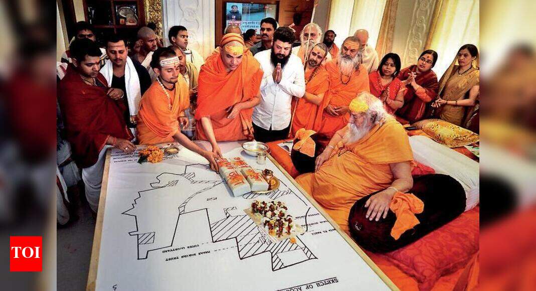 Seer lays symbolic foundation of Ram temple at Kashi math | Varanasi ...