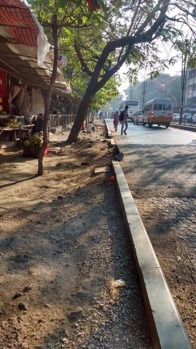 Footpath needed for pedestrians - Times of India