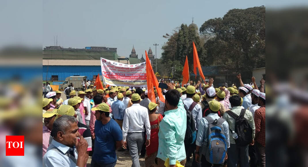 OBC march in Mumbai: Protesters move toward Azad Maidan | Mumbai News ...