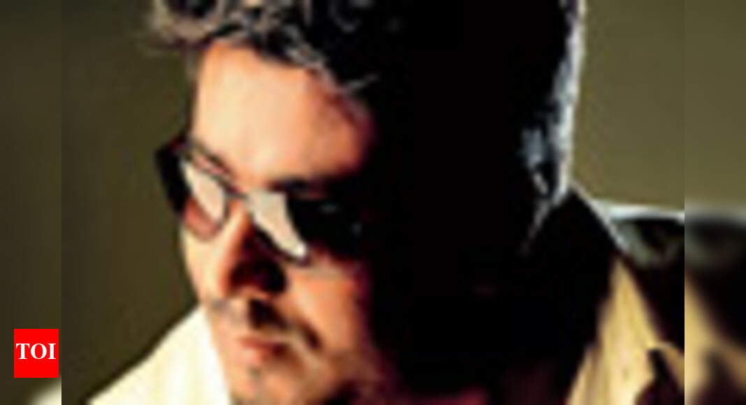 Raj takes the first shot | Bengali Movie News - Times of India