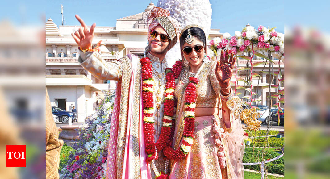 Vintage swag rules this Punjabi shaadi in Delhi | Events Movie News ...