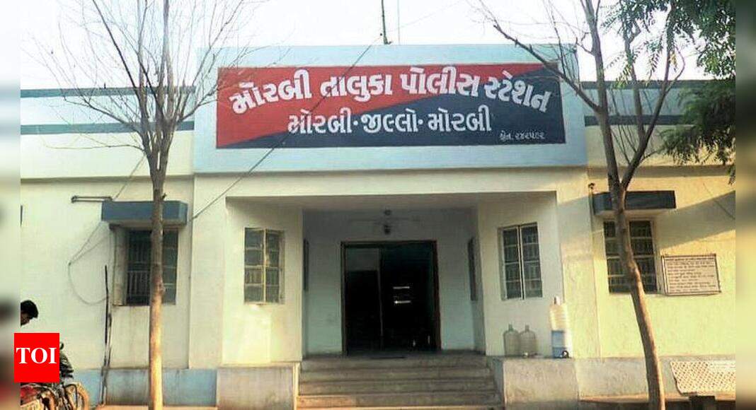 Woman among 5 held for extortion attempt in Morbi | Rajkot News - Times ...