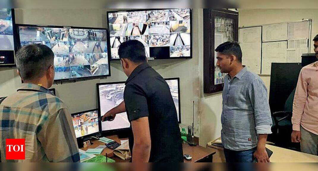 Poor security at malls exposed | Vadodara News - Times of India