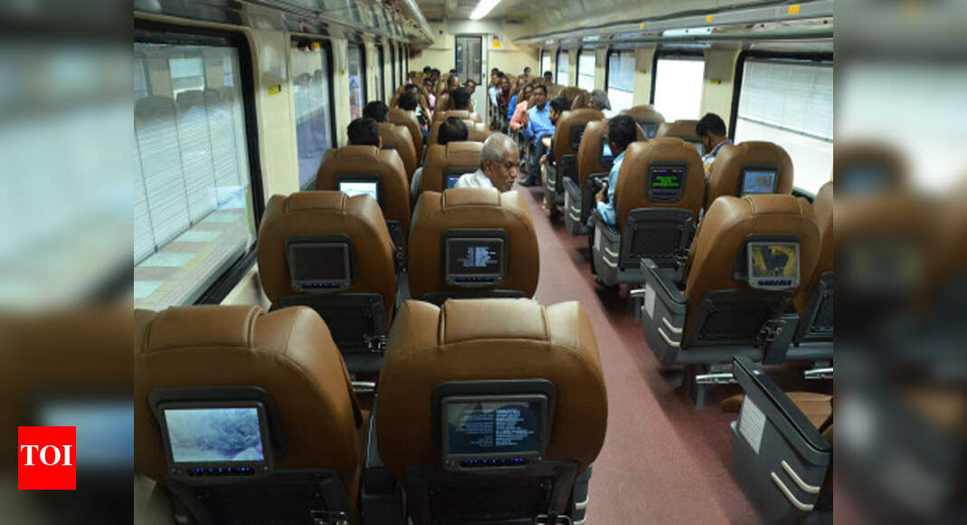 PM Narendra Modi flags off much-awaited Tejas Express | Madurai News ...