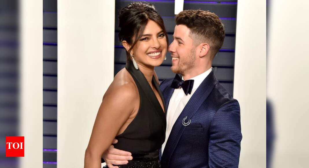 The wallpaper of Nick Jonas' phone will make you go aww | English Movie ...