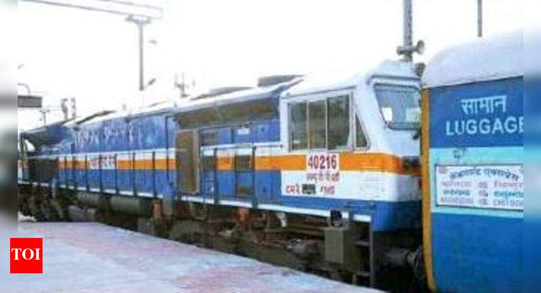 Engine of Venkatadri Express derailed at Kurnool, major mishap averted ...