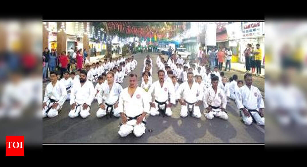 On NoMoZo Day, youngsters turn 18th June Road into street of joy | Goa ...