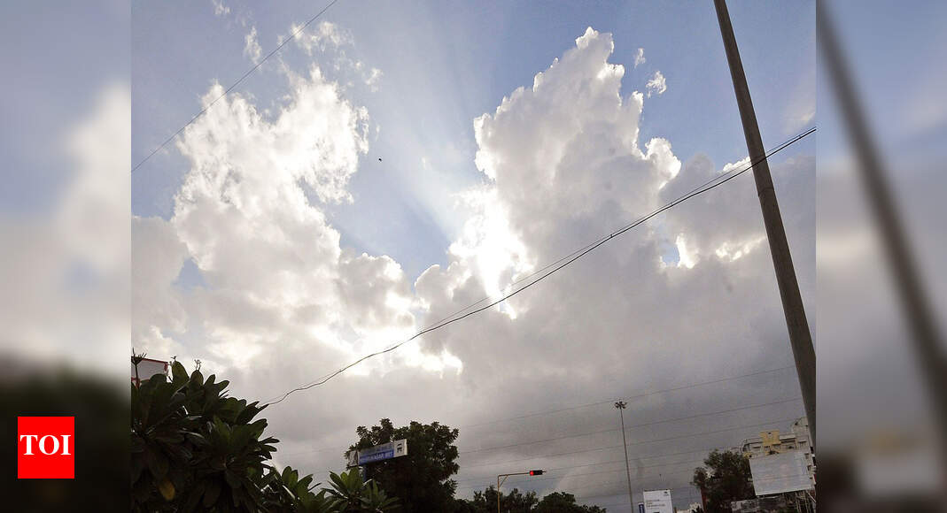 Heat wave will singe Telangana, warns IMD; plan in place to prevent ...