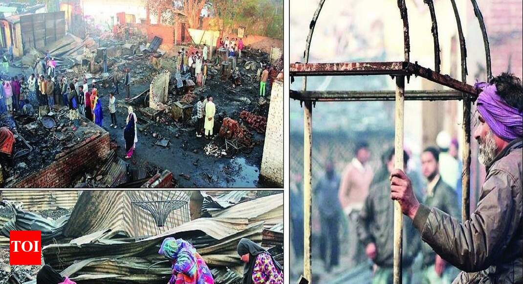 Meerut: Over 100 houses gutted, people forced to spend night in open ...