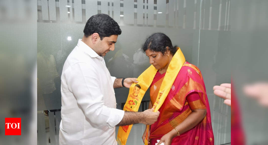 YSRCP leaders fell in their own grave: Nara Lokesh | Amaravati News - Times of India
