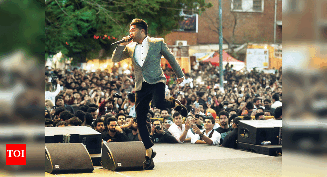 SRCC’s annual fest was high on desh prem! | Events Movie News - Times ...